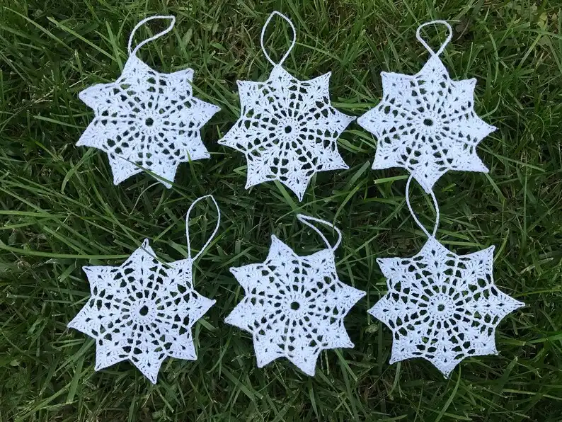 56 Snowflake Crochet Patterns For The Perfect Holiday Season Decor ...