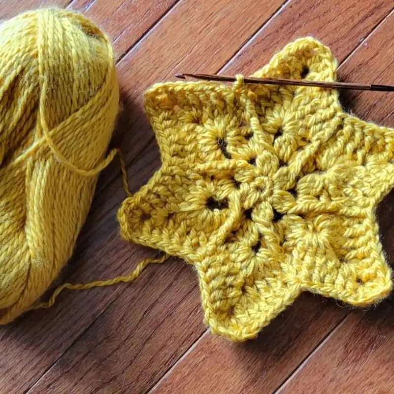 25 Interesting Crochet Star Patterns (Including Pictures) - Craft & Design